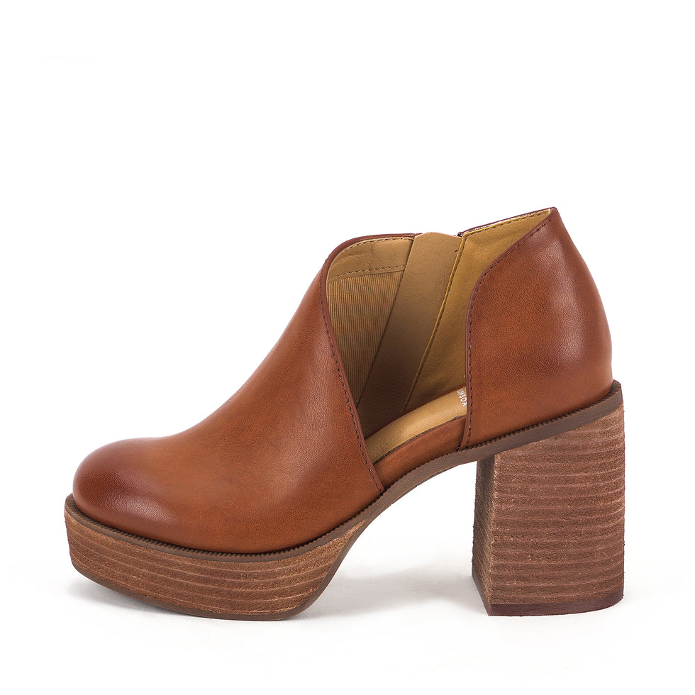 New Arrivals, Women's Sandals, Sneakers, & more | Yellow Box Official Site