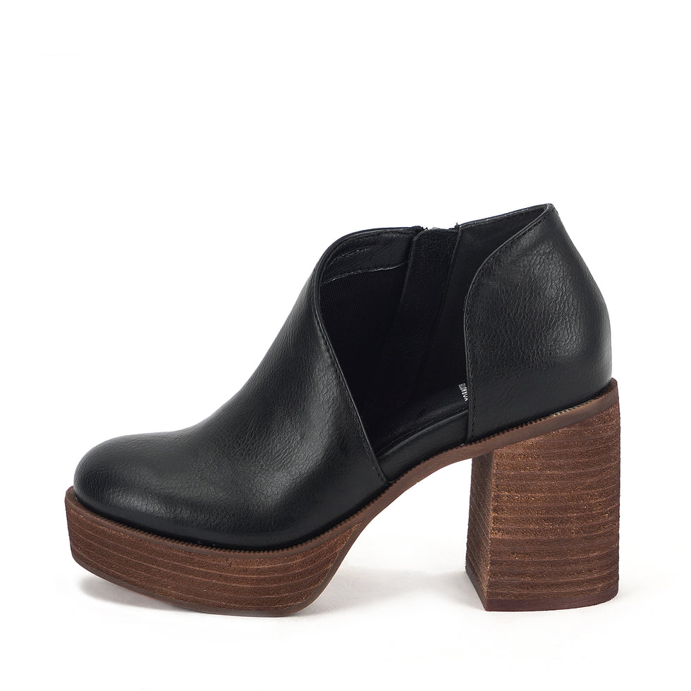 New Arrivals, Women's Sandals, Sneakers, & more | Yellow Box Official Site