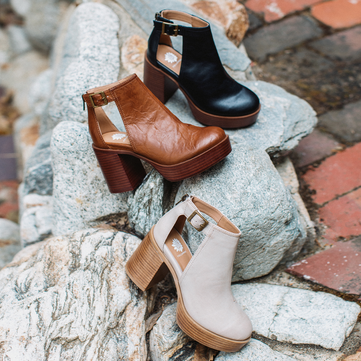 Linea Platform Clog | Yellow Box Official Site – Yellow Box Footwear